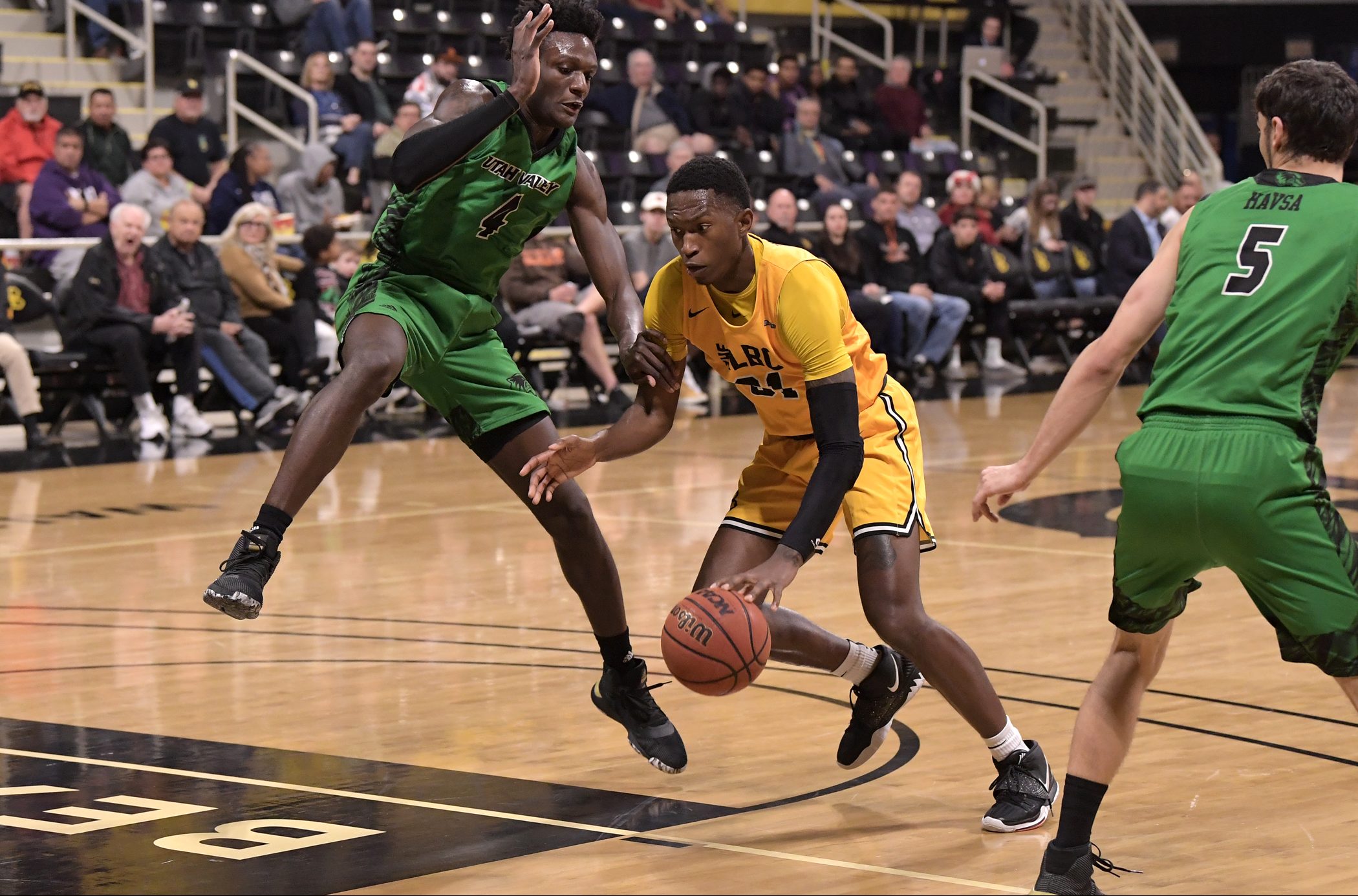Long Beach State Men’s Basketball Loses Big At Florida – The562.org