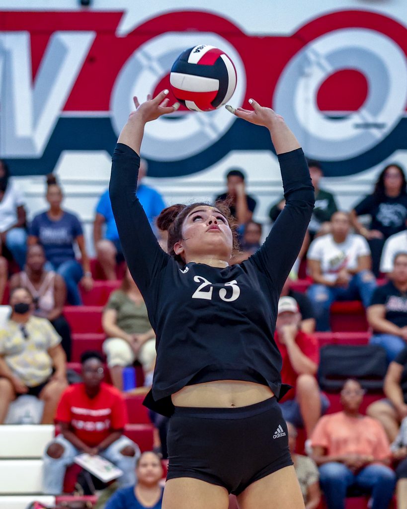 PHOTOS: Lakewood vs. Long Beach Poly, Girls’ Volleyball – The562.org