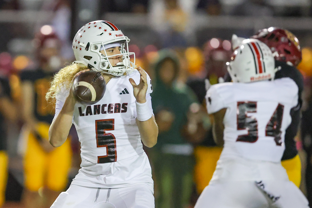 CIF Football: Lakewood Opens Playoffs With Big Win – The562.org