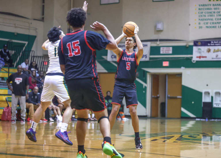 PHOTOS: Long Beach Poly vs. Lakewood, Boys’ Basketball – The562.org