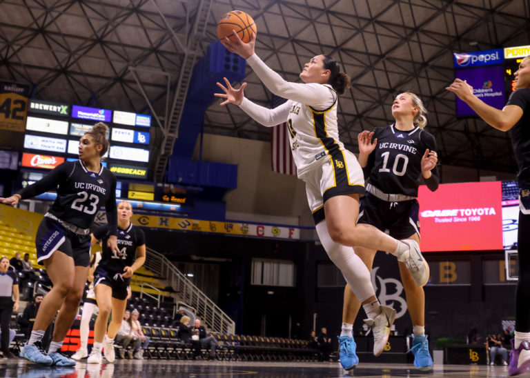 PHOTOS: Long Beach State Women’s Hoops Fall to UC Irvine – The562.org