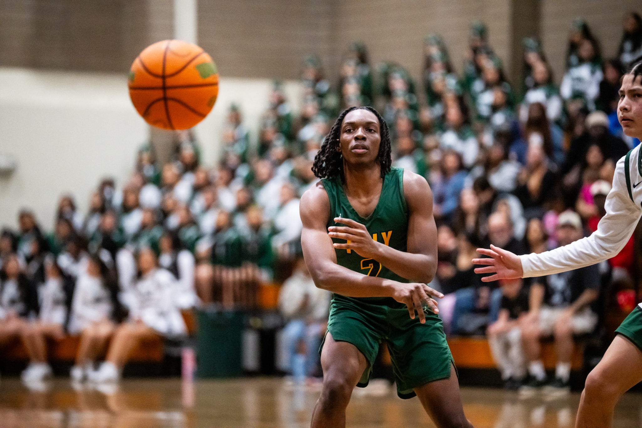 Boys’ Basketball: Long Beach Poly Runs Past Lakewood – The562.org